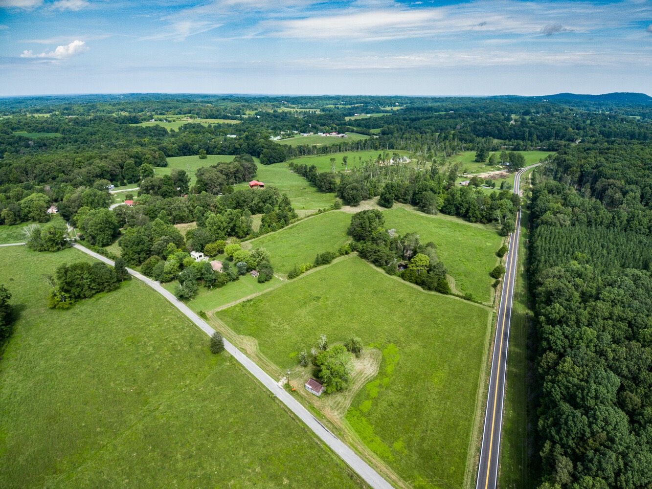 128 River Ln, Hilham, TN 38570 (Off Market MyStateMLS Listing #10946661)