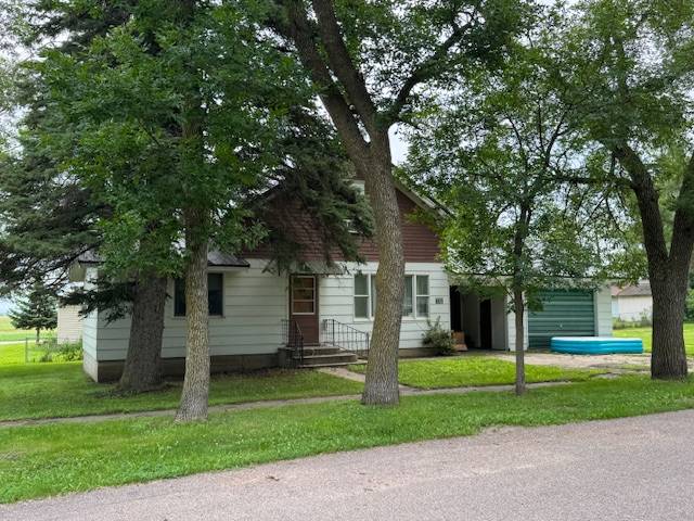 702 2nd St, Roslyn, SD 57261 (Sold MyStateMLS Listing #11546643)